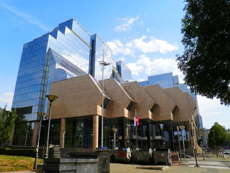 Šta se dešava ako Narodna banka prekine platni promet sa NIS-om: Nema ...