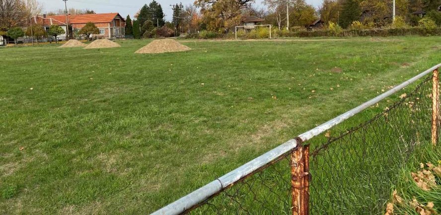 Mladi iz sela Donja Trnava žele da obnove fudbalski klub iz 1932 ...