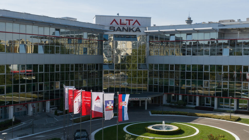 Sve više državnih poslova preko Alta banke: Od EPS-a do policijskih ...