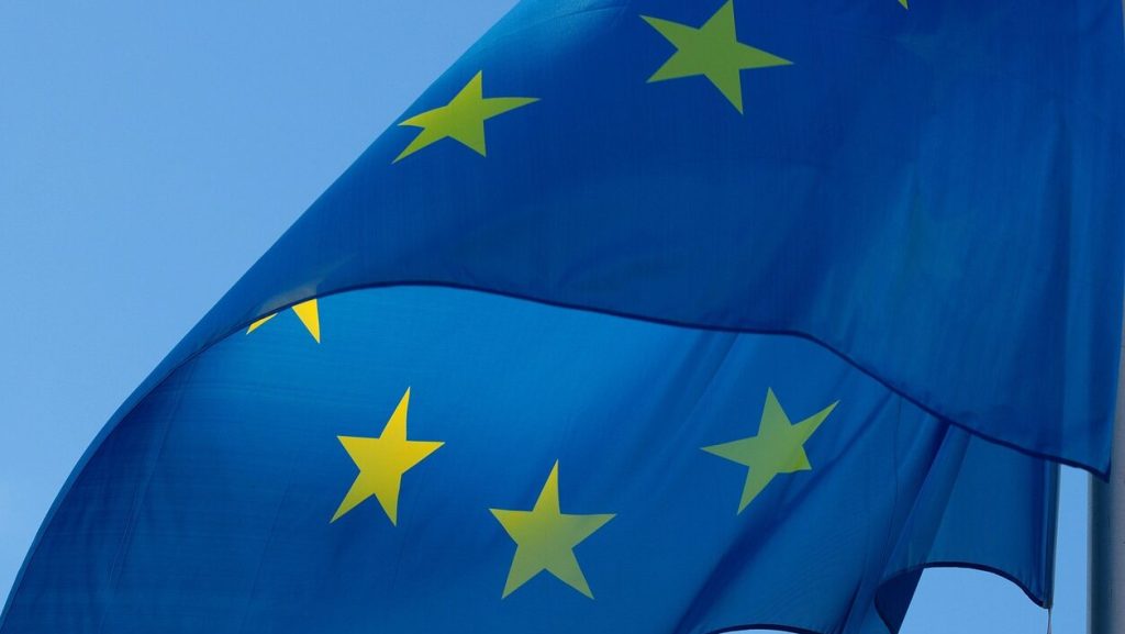 EU razmatra zamrzavanje ograničenja cene ruske nafte usred rasta cena ...